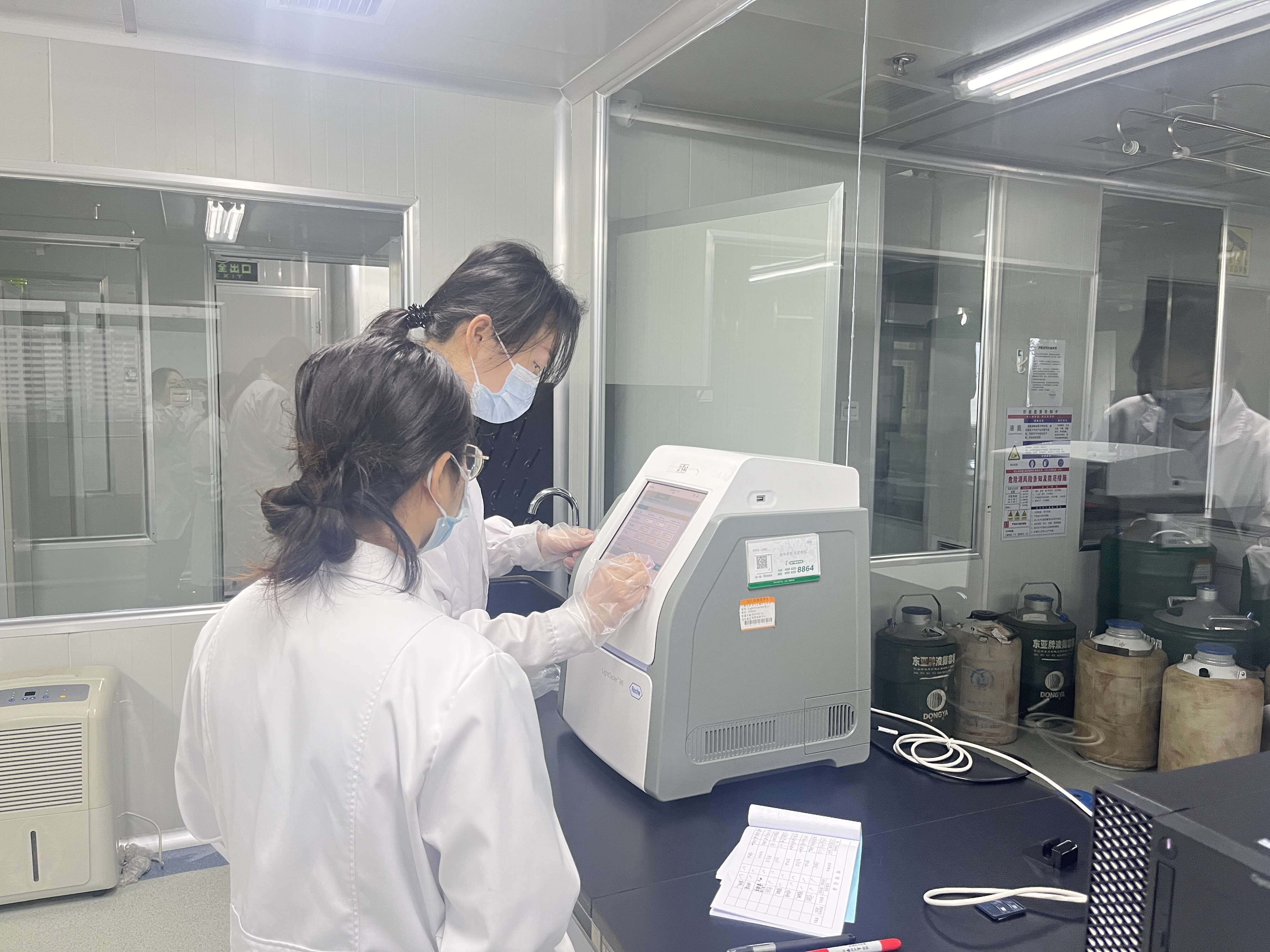 生命科学研究院顺利开展第十二期BSL-2实验室安全及荧光定量PCR仪培训-右江民族医学院门户网站